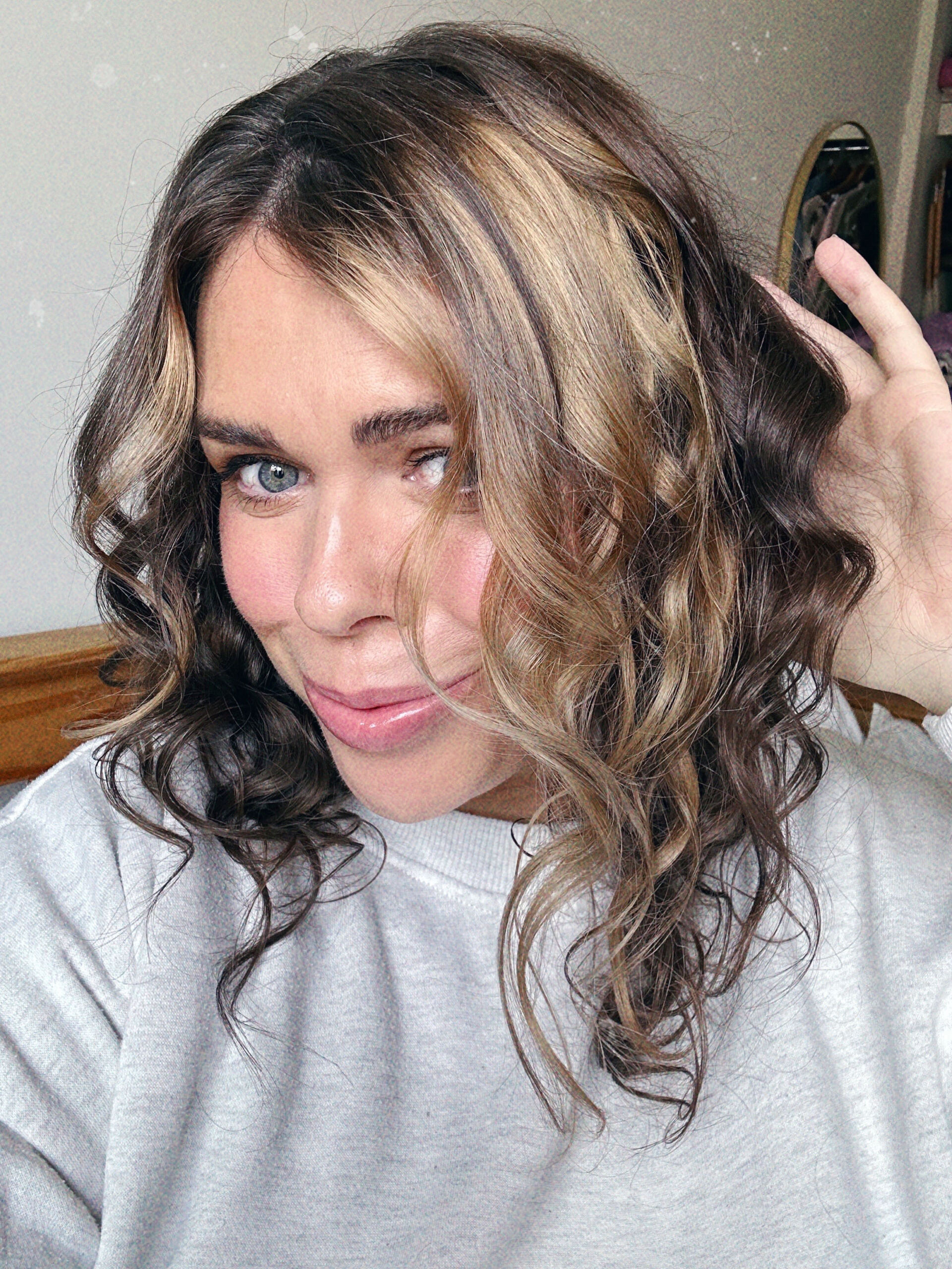 Embracing My Natural Curly Hair + My Routine - Laura Louise Makeup + Beauty